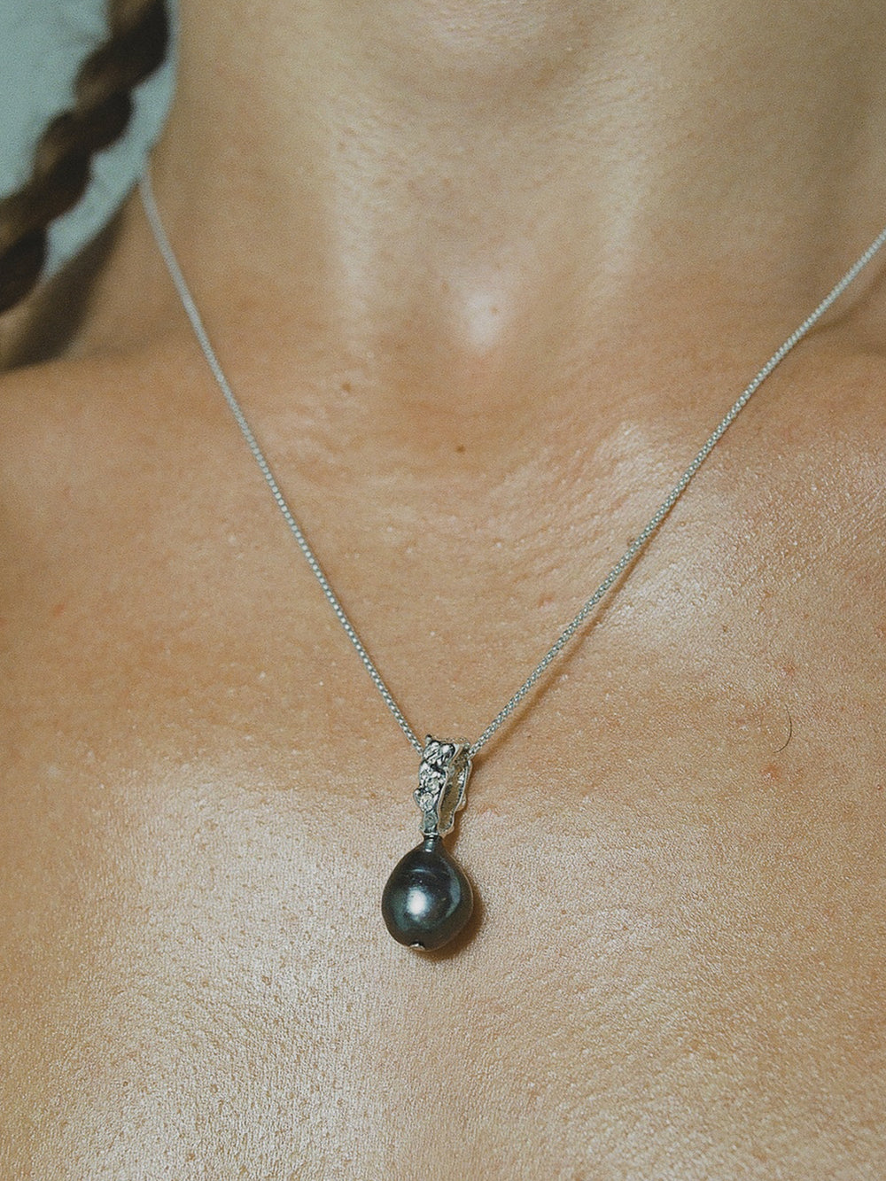 BATIZ NECKLACE